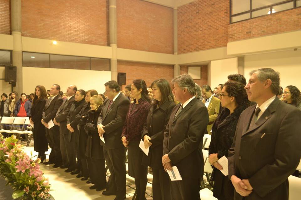 Universidad Latina de Mexico - EMOTIVO HOMENAJE AL DR. RAFAEL LEMUS M.L.