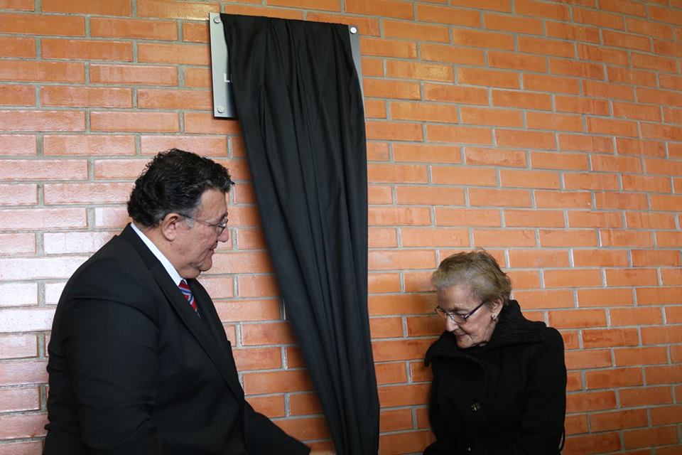 Universidad Latina de Mexico - EMOTIVO HOMENAJE AL DR. RAFAEL LEMUS M.L.
