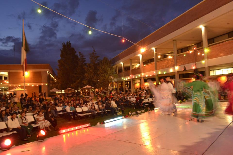 Universidad Latina de Mexico - NOCHE MEXICANA